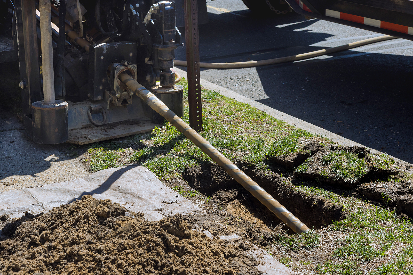 Pipe Collapses Under Driveways: How Trenchless Repair Solves Structural ...